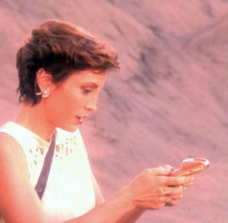 Star Trek DS9 - Hero Illuminating Bajoran Tricorder - HeroProp.com