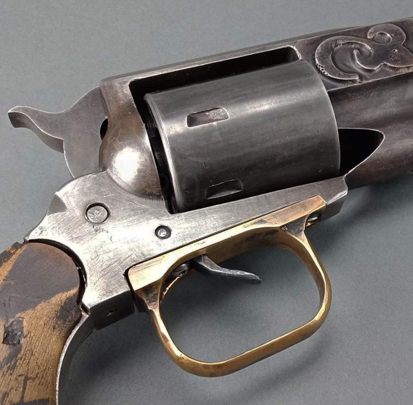 THE DARK TOWER ROLAND IDRIS ELBA SCREEN USED METAL GUN - HeroProp.com