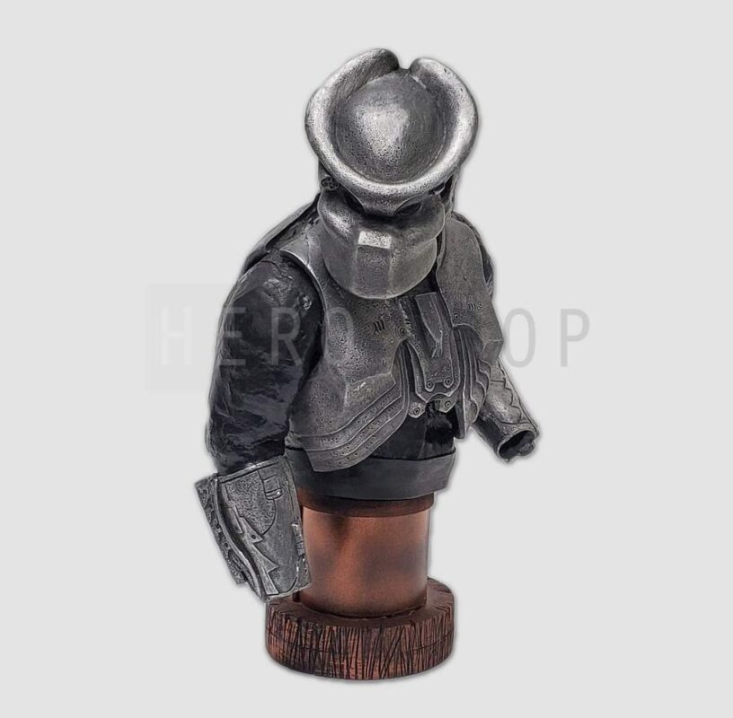 Aliens vs. Predator - Miniature Predator Armor - HeroProp.com
