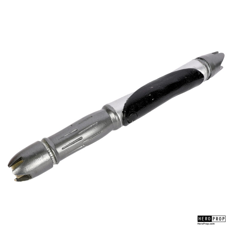 Andromeda (2000) – High Guard Force Lance & Holster – HeroProp.com