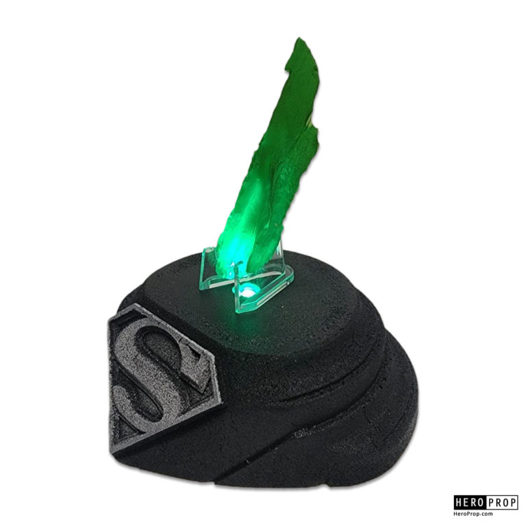 Superman Returns Shard of Kryptonite and Stand – HeroProp.com