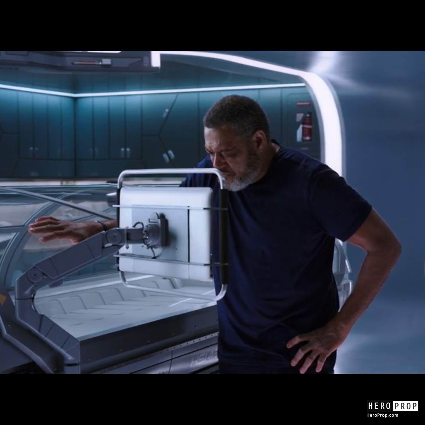 Passengers (2016) - Infirmary "AUTODOC" Panel - HeroProp.com