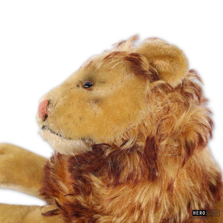 Stranger Things - Eleven’s Lion - HeroProp.com