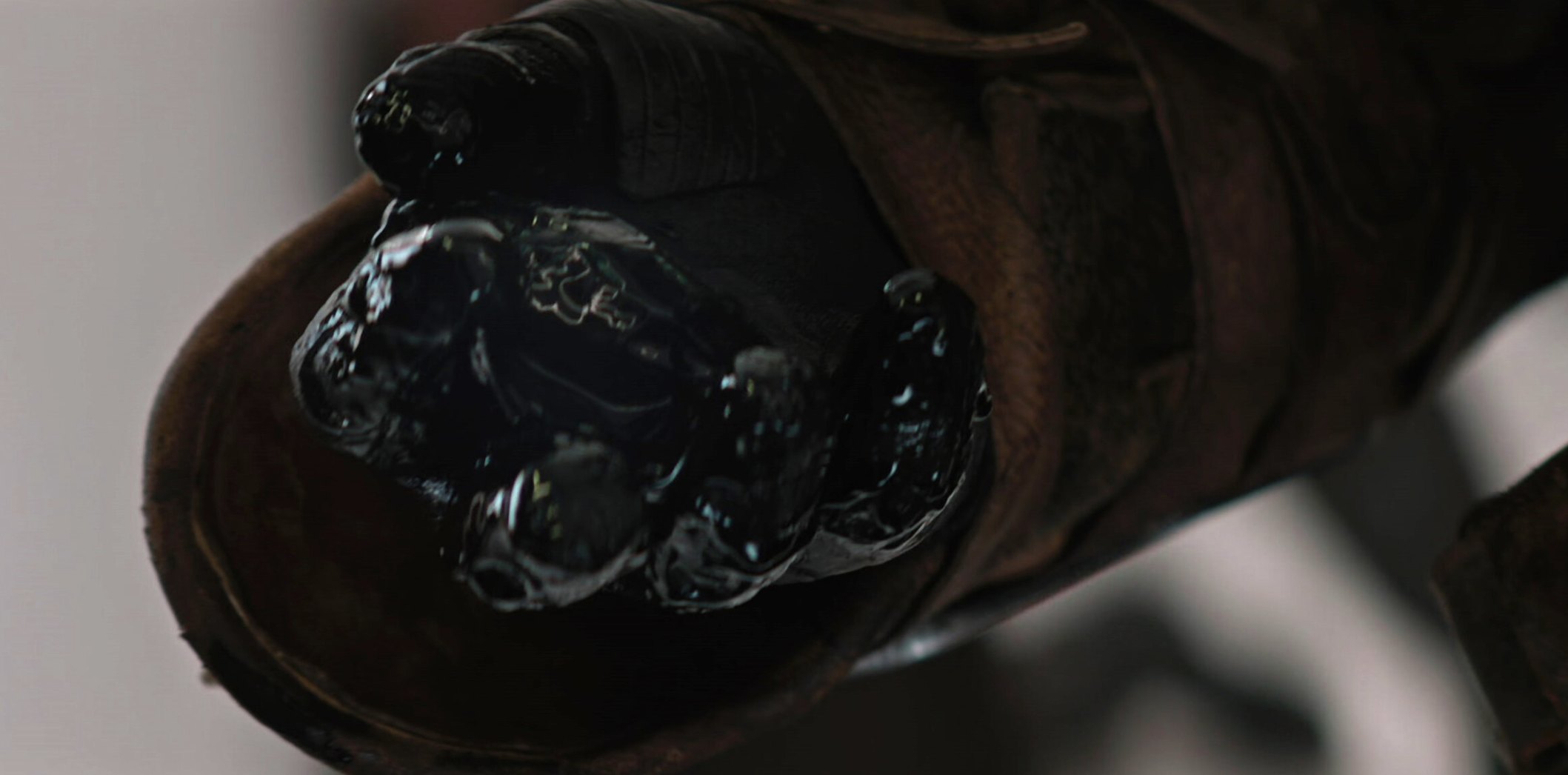 Thor: The Dark World (2013) – Dark Elf Illuminating Curse Stone ...